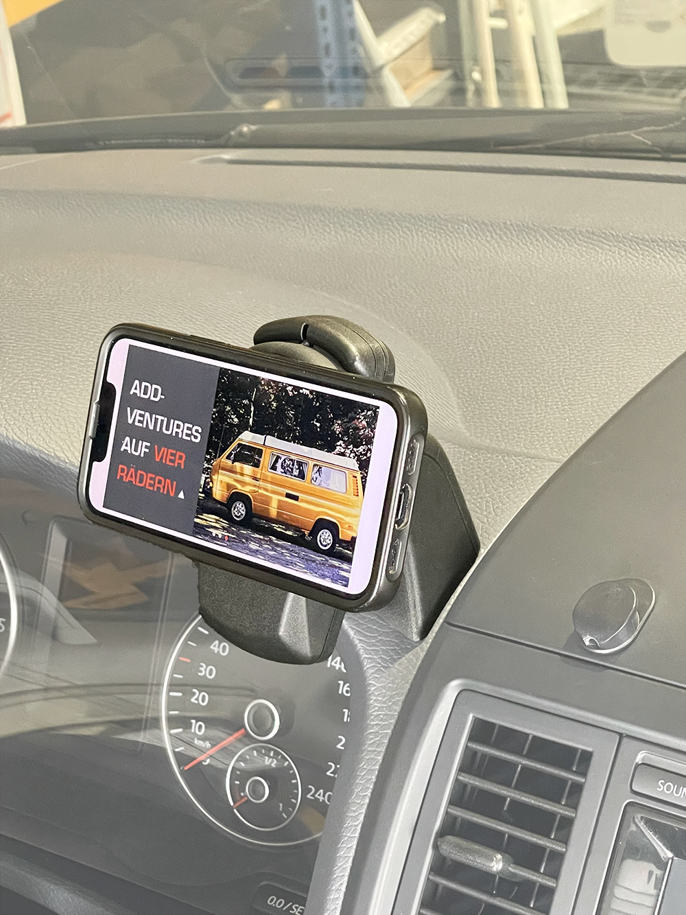 addventures.zone Adapter VW smartphone holder to Quad Lock
